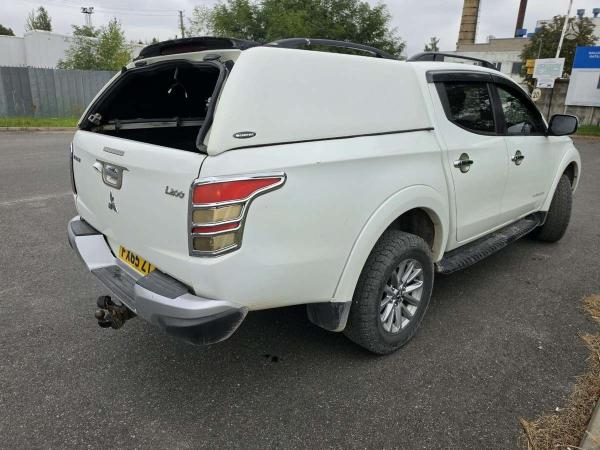 Balts Mitsubishi l-200 2015 Jonava, ar dzinēja tilpumu 0.00 L un nobraukumu 159 tūkst. km par 7750 €, foto 7 vietnē AUTOMOTO.COM.LV