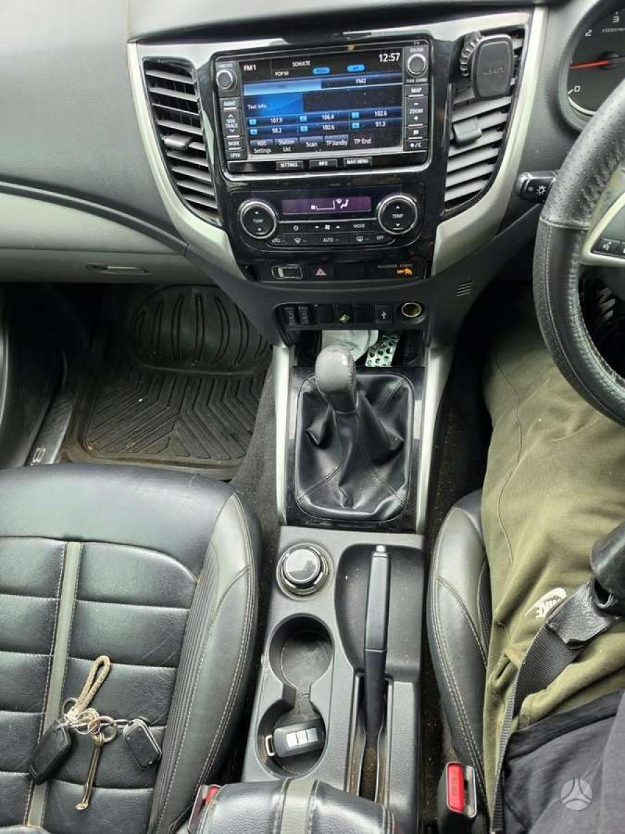 White Mitsubishi l-200 2015 in Jonava, with an engine capacity of 0.00 L and mileage of 159 thousand km for 7750 €, photo 17 on AUTOMOTO.COM.LV