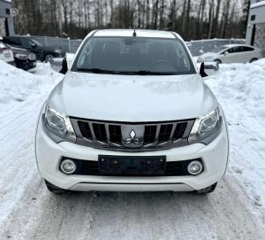 Balts Mitsubishi l-200 2019 Viļņa, ar dzinēja tilpumu 2.44 L un nobraukumu 200 tūkst. km par 15488 €, foto 3 vietnē AUTOMOTO.COM.LV