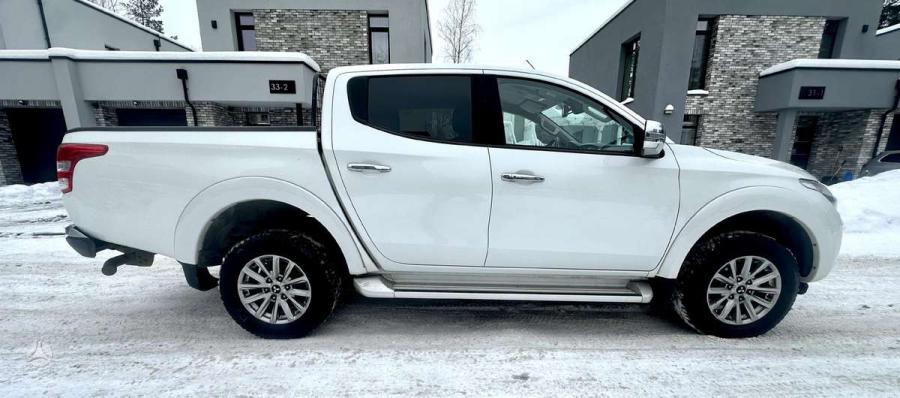 Balts Mitsubishi l-200 2019 Viļņa, ar dzinēja tilpumu 2.44 L un nobraukumu 200 tūkst. km par 15488 €, foto 10 vietnē AUTOMOTO.COM.LV