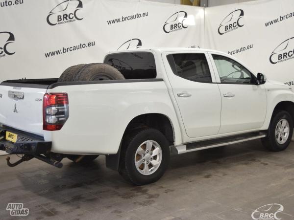 Balts Mitsubishi l-200 2021 Rīga, ar dzinēja tilpumu 2.30 L un nobraukumu 193 tūkst. km par 17900 €, foto 2 vietnē AUTOMOTO.COM.LV