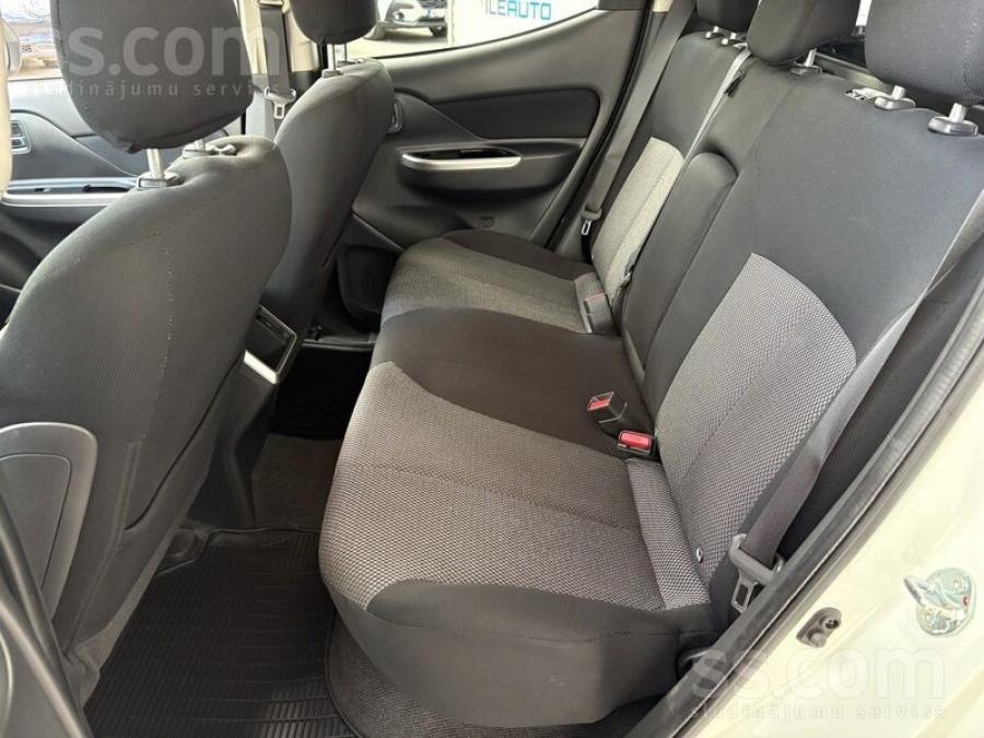 Balts Mitsubishi l-200 2021 Rīga, ar dzinēja tilpumu 2.30 L un nobraukumu 78 tūkst. km par 24900 €, foto 24 vietnē AUTOMOTO.COM.LV