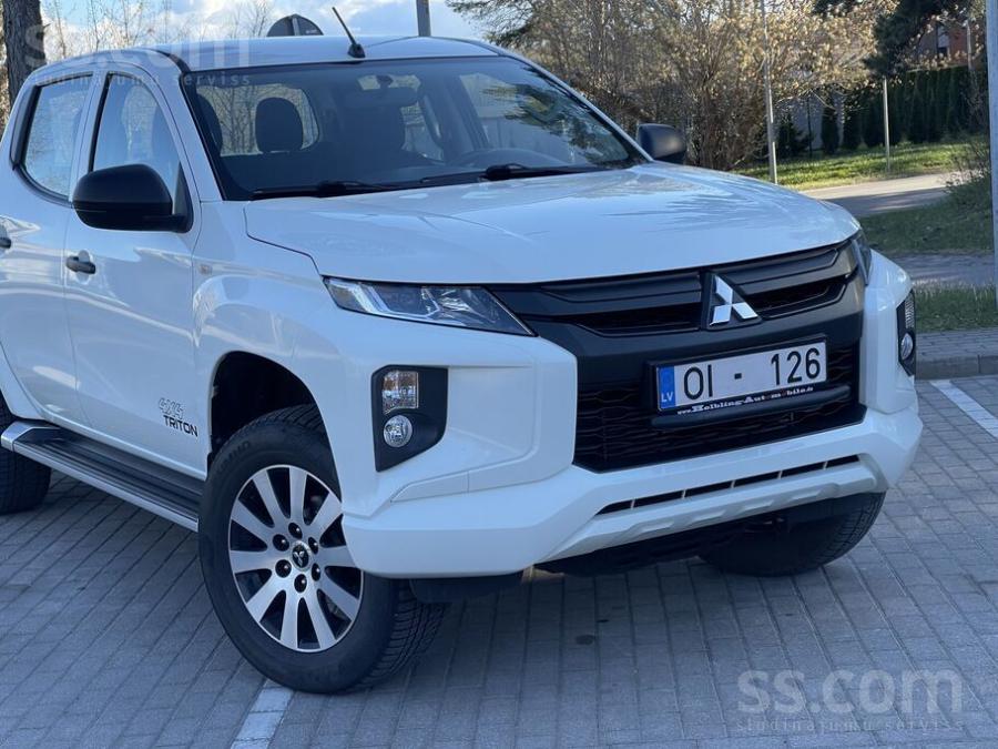 White Mitsubishi l-200 2021 in Jurmala, with an engine capacity of 2.30 L and mileage of 0 thousand km for 26450 €, photo 6 on AUTOMOTO.COM.LV