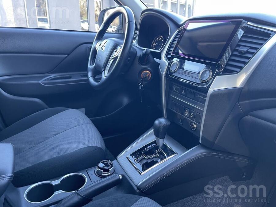 White Mitsubishi l-200 2021 in Jurmala, with an engine capacity of 2.30 L and mileage of 0 thousand km for 26450 €, photo 31 on AUTOMOTO.COM.LV
