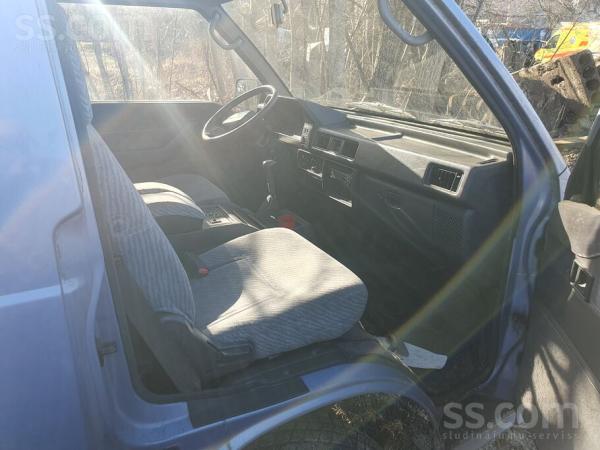 Mitsubishi L 300 2006 Kuldīga vietnē Zils Mitsubishi L 300 2006 Kuldīga, ar dzinēja tilpumu 2.40 L un nobraukumu 230 tūkst. km par 1500 €, foto 3 vietnē AUTOMOTO.COM.LV