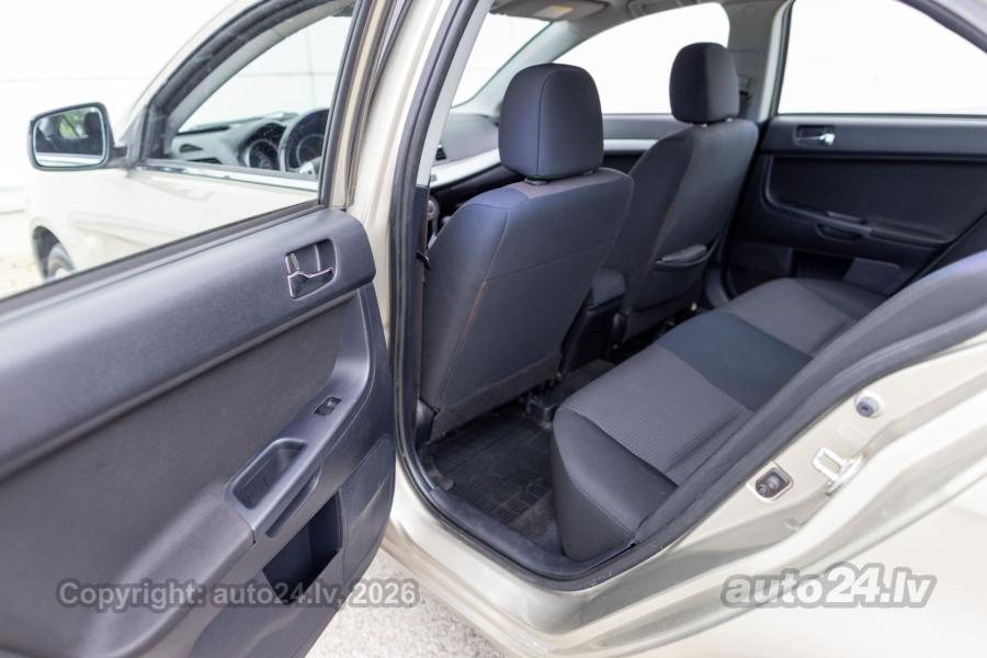 Smilšu krāsa Mitsubishi Lancer 2010 Tallina, ar dzinēja tilpumu 2.00 L un nobraukumu 280 tūkst. km par 4200 €, foto 16 vietnē AUTOMOTO.COM.LV