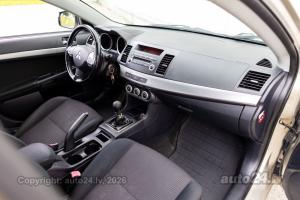 Smilšu krāsa Mitsubishi Lancer 2010 Tallina, ar dzinēja tilpumu 2.00 L un nobraukumu 280 tūkst. km par 4200 €, foto 21 vietnē AUTOMOTO.COM.LV