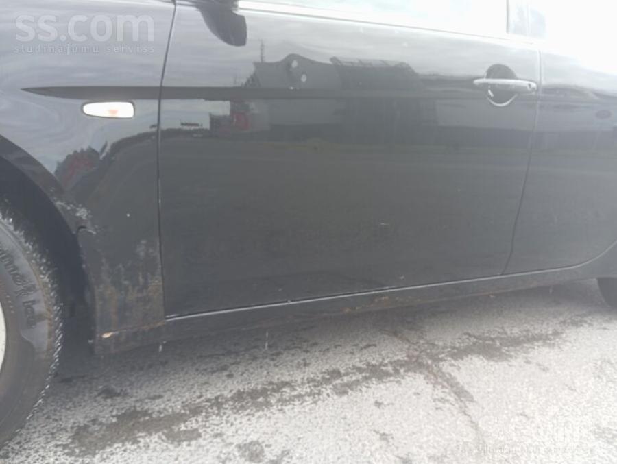Black Mitsubishi Lancer 2009 in Riga, with an engine capacity of 1.80 L and mileage of 231 thousand km for 1000 €, photo 8 on AUTOMOTO.COM.LV