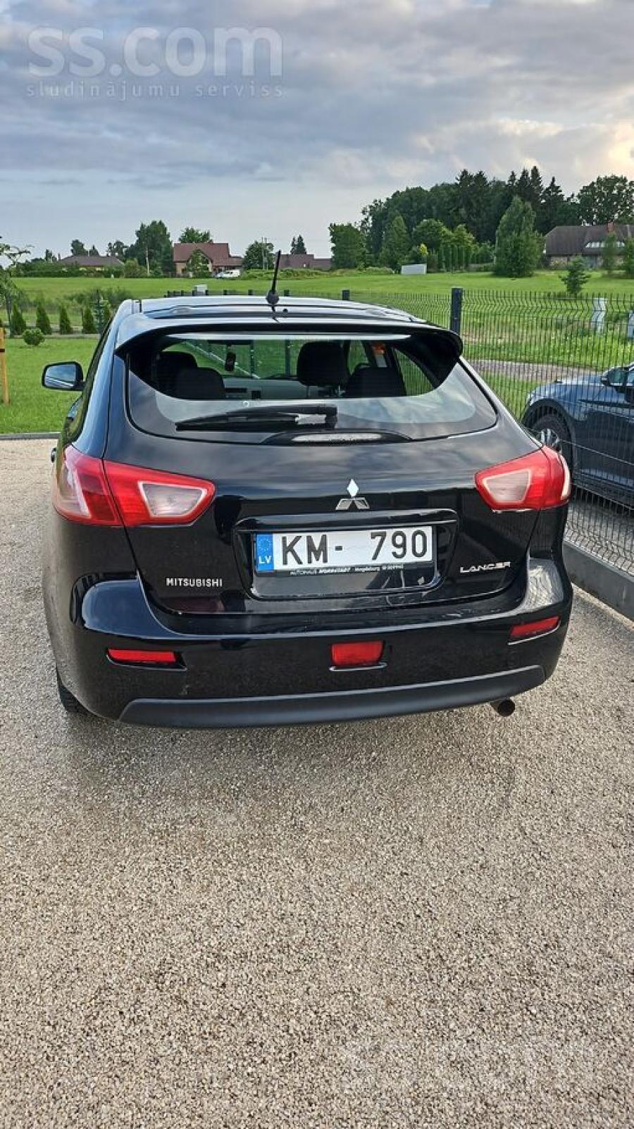 Black Mitsubishi Lancer 2009 in Aizkraukle, with an engine capacity of 2.00 L and mileage of 300 thousand km for 2300 €, photo 12 on AUTOMOTO.COM.LV