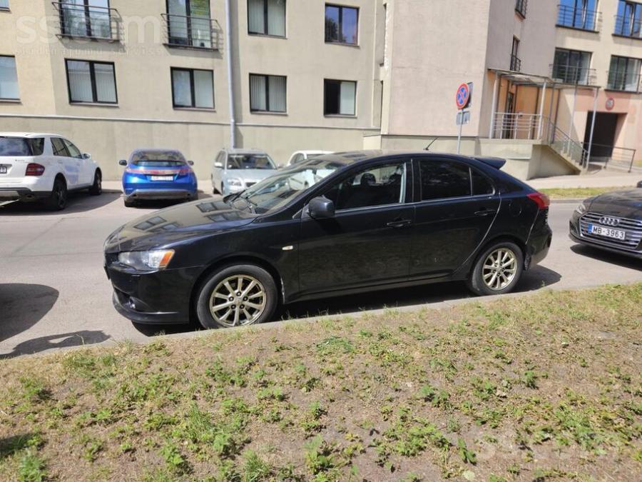 Melns Mitsubishi Lancer 2011 Rīga, ar dzinēja tilpumu 1.80 L un nobraukumu 380 tūkst. km par 3800 €, foto 1 vietnē AUTOMOTO.COM.LV