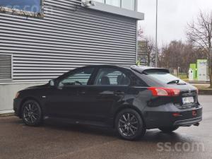 Melns Mitsubishi Lancer 2013 Rīga, ar dzinēja tilpumu 1.80 L un nobraukumu 243 tūkst. km par 3550 €, foto 10 vietnē AUTOMOTO.COM.LV