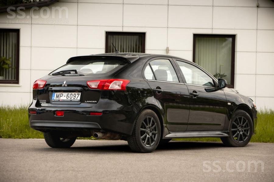 Melns Mitsubishi Lancer 2013 Jelgava, ar dzinēja tilpumu 1.80 L un nobraukumu 243 tūkst. km par 4999 €, foto 8 vietnē AUTOMOTO.COM.LV