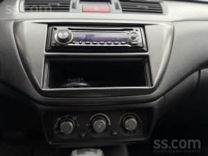 Zils Mitsubishi Lancer 2006 Cēsis, ar dzinēja tilpumu 1.60 L un nobraukumu 198 tūkst. km par 1290 €, foto 15 vietnē AUTOMOTO.COM.LV