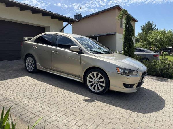 Brown Mitsubishi Lancer 2009 in Vilnius, with an engine capacity of 1.80 L and mileage of 200 thousand km for 3000 €, photo 6 on AUTOMOTO.COM.LV