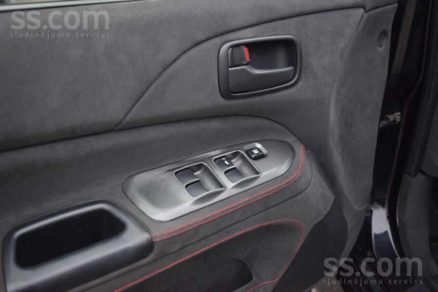 Black Mitsubishi lancer-evolution 2005 in Riga, with an engine capacity of 2.00 L and mileage of 133 thousand km for 34900 €, photo 9 on AUTOMOTO.COM.LV