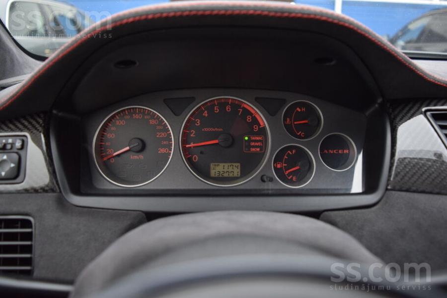 Black Mitsubishi lancer-evolution 2005 in Riga, with an engine capacity of 2.00 L and mileage of 133 thousand km for 34900 €, photo 12 on AUTOMOTO.COM.LV