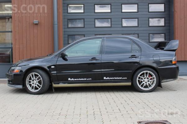 Melns Mitsubishi lancer-evolution 2006 Rīga, ar dzinēja tilpumu 2.00 L un nobraukumu 187 tūkst. km par 44950 €, foto 6 vietnē AUTOMOTO.COM.LV