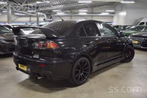 Black Mitsubishi lancer-evolution 2008 in Riga, with an engine capacity of 2.00 L and mileage of 243 thousand km for 18500 €, photo 2 on AUTOMOTO.COM.LV