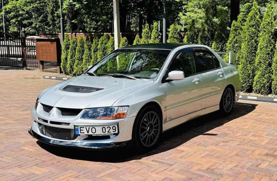 Pelēks Mitsubishi lancer-evolution 2005 Viļņa, ar dzinēja tilpumu 2.00 L un nobraukumu 131 tūkst. km par 38000 €, foto 3 vietnē AUTOMOTO.COM.LV