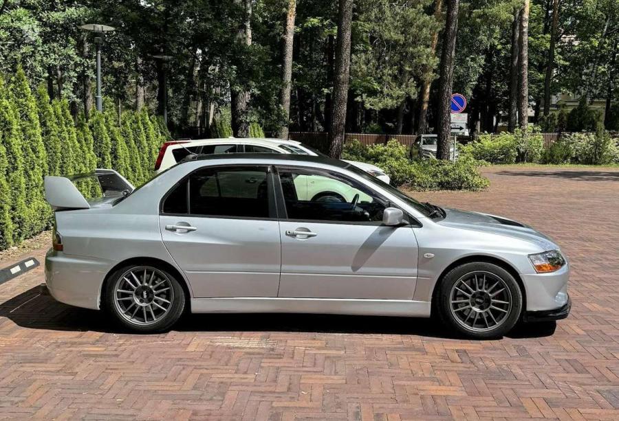 Pelēks Mitsubishi lancer-evolution 2005 Viļņa, ar dzinēja tilpumu 2.00 L un nobraukumu 131 tūkst. km par 38000 €, foto 6 vietnē AUTOMOTO.COM.LV