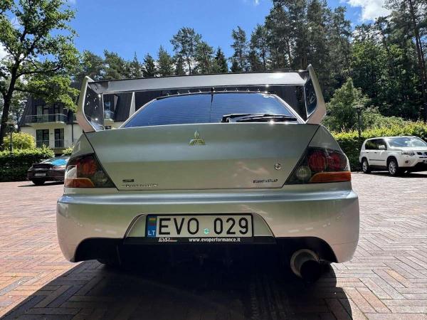 Pelēks Mitsubishi lancer-evolution 2005 Viļņa, ar dzinēja tilpumu 2.00 L un nobraukumu 131 tūkst. km par 38000 €, foto 6 vietnē AUTOMOTO.COM.LV