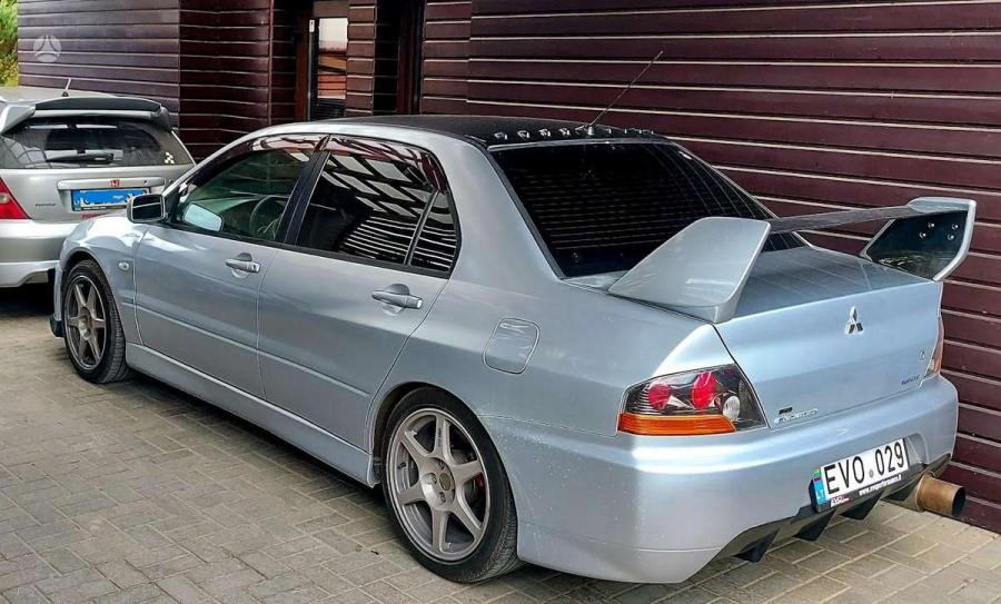 Pelēks Mitsubishi lancer-evolution 2005 Viļņa, ar dzinēja tilpumu 2.00 L un nobraukumu 131 tūkst. km par 38000 €, foto 18 vietnē AUTOMOTO.COM.LV