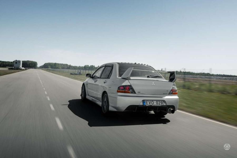 Pelēks Mitsubishi lancer-evolution 2005 Viļņa, ar dzinēja tilpumu 2.00 L un nobraukumu 131 tūkst. km par 38000 €, foto 20 vietnē AUTOMOTO.COM.LV