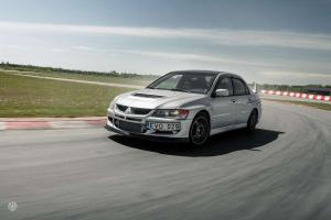 Pelēks Mitsubishi lancer-evolution 2005 Viļņa, ar dzinēja tilpumu 2.00 L un nobraukumu 131 tūkst. km par 38000 €, foto 21 vietnē AUTOMOTO.COM.LV