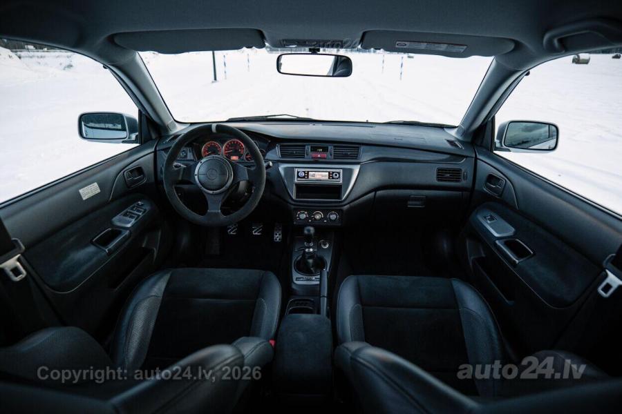 Pelēks Mitsubishi lancer-evolution 2006 Tallina, ar dzinēja tilpumu 2.00 L un nobraukumu 145 tūkst. km par 38000 €, foto 12 vietnē AUTOMOTO.COM.LV