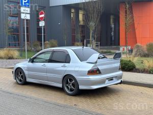 Mitsubishi lancer-evolution 2005 in Riga, with an engine capacity of 2.00 L and mileage of 166 thousand km for 25900 €, photo 4 on AUTOMOTO.COM.LV
