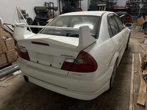 White Mitsubishi lancer-evolution 1998 in Panevezys, with an engine capacity of 2.00 L and mileage of 131 thousand km for 27000 €, photo 4 on AUTOMOTO.COM.LV