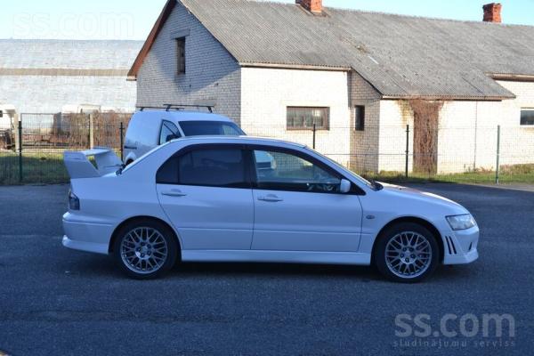 Balts Mitsubishi lancer-evolution 2002 Rīga, ar dzinēja tilpumu 2.00 L un nobraukumu 160 tūkst. km par 14500 €, foto 6 vietnē AUTOMOTO.COM.LV