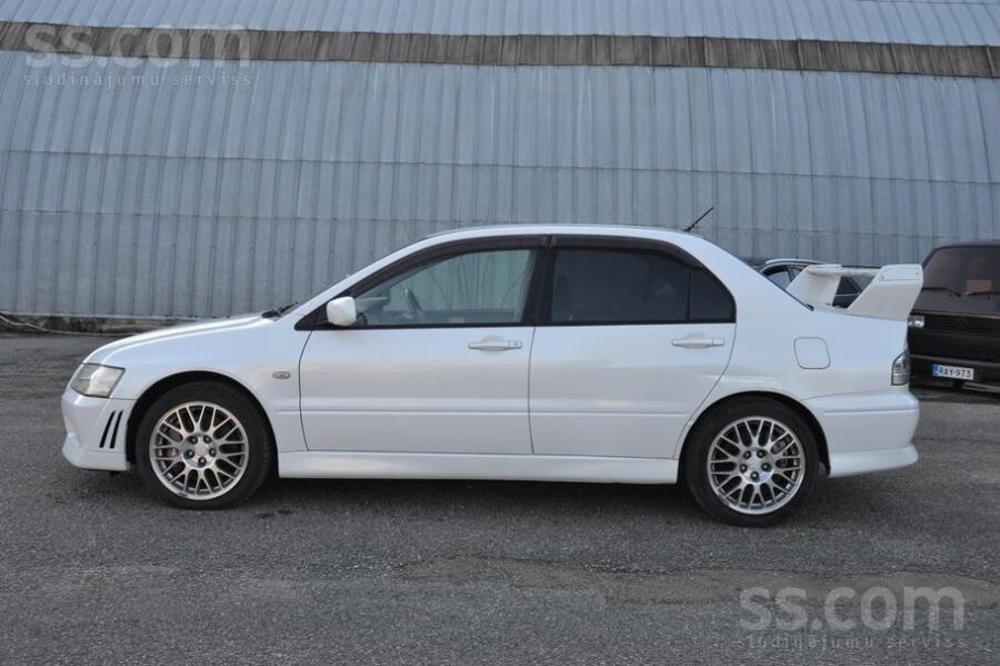 Balts Mitsubishi lancer-evolution 2002 Rīga, ar dzinēja tilpumu 2.00 L un nobraukumu 160 tūkst. km par 14500 €, foto 3 vietnē AUTOMOTO.COM.LV