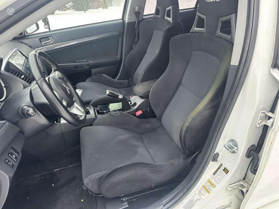 Balts Mitsubishi lancer-evolution 2008 Kauņa, ar dzinēja tilpumu 2.00 L un nobraukumu 196 tūkst. km par 29500 €, foto 12 vietnē AUTOMOTO.COM.LV