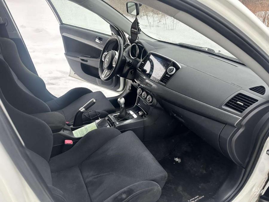 Balts Mitsubishi lancer-evolution 2008 Kauņa, ar dzinēja tilpumu 2.00 L un nobraukumu 196 tūkst. km par 29500 €, foto 13 vietnē AUTOMOTO.COM.LV