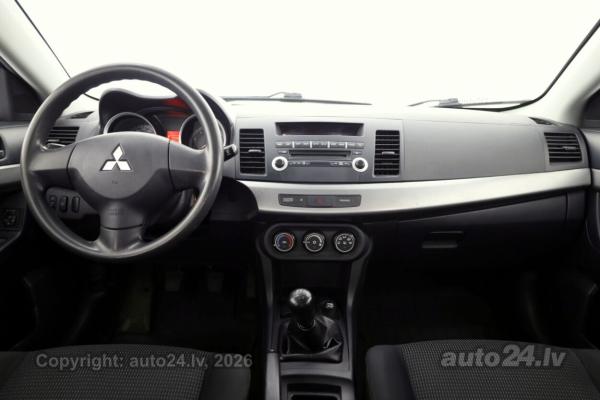 Zaļš Mitsubishi Lancer 2008 Tallina, ar dzinēja tilpumu 1.50 L un nobraukumu 129 tūkst. km par 2199 €, foto 5 vietnē AUTOMOTO.COM.LV
