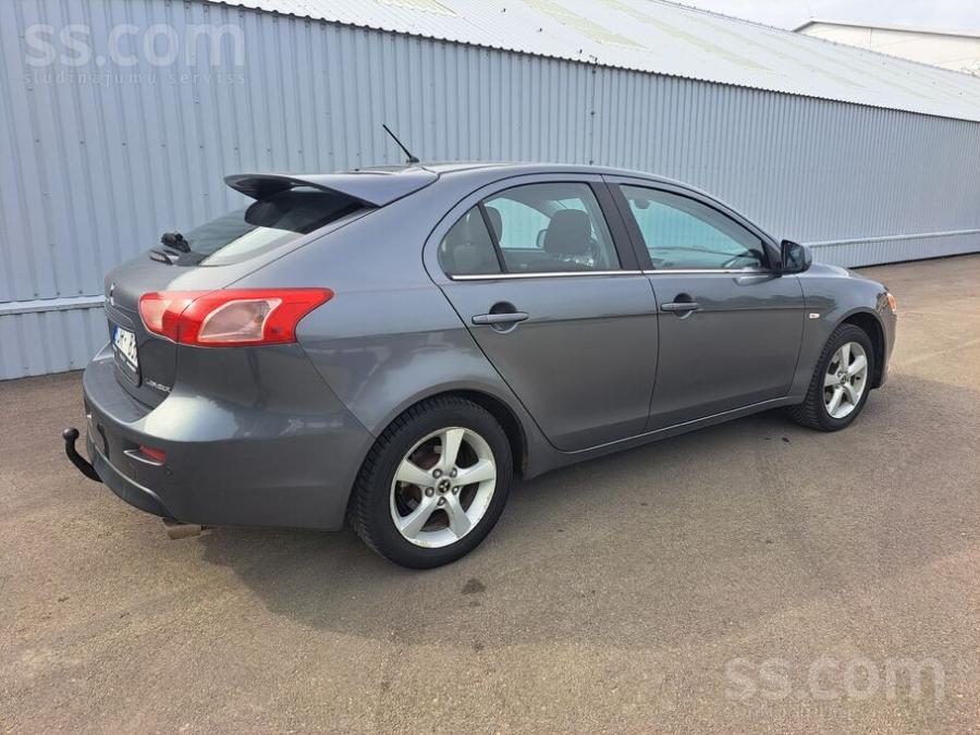 Pelēks Mitsubishi Lancer 2011 Jēkabpils, ar dzinēja tilpumu 1.80 L un nobraukumu 284 tūkst. km par 2800 €, foto 4 vietnē AUTOMOTO.COM.LV