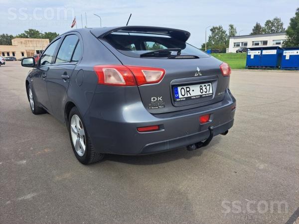 Pelēks Mitsubishi Lancer 2011 Jēkabpils, ar dzinēja tilpumu 1.80 L un nobraukumu 284 tūkst. km par 2800 €, foto 6 vietnē AUTOMOTO.COM.LV