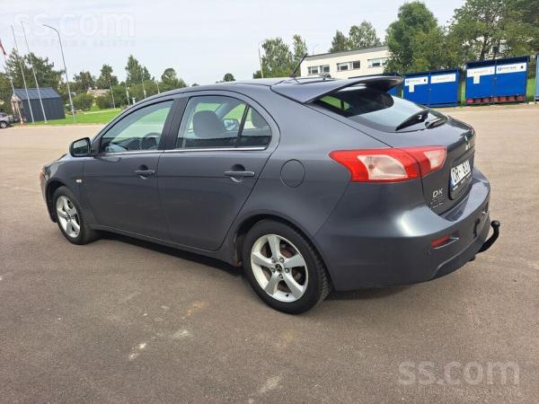 Pelēks Mitsubishi Lancer 2011 Jēkabpils, ar dzinēja tilpumu 1.80 L un nobraukumu 284 tūkst. km par 2800 €, foto 7 vietnē AUTOMOTO.COM.LV