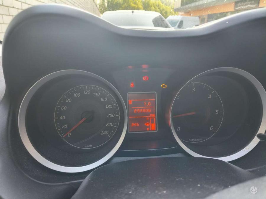 Pelēks Mitsubishi Lancer 2009 Panevēža, ar dzinēja tilpumu 1.97 L un nobraukumu 300 tūkst. km par 3000 €, foto 7 vietnē AUTOMOTO.COM.LV