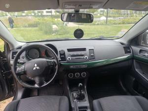 Grey Mitsubishi Lancer 2009 in Vilnius, with an engine capacity of 1.97 L and mileage of 307 thousand km for 3100 €, photo 9 on AUTOMOTO.COM.LV