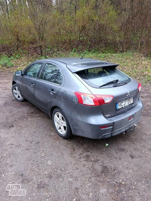 Pelēks Mitsubishi Lancer 2010 Viļņa, ar dzinēja tilpumu 2.00 L un nobraukumu 320 tūkst. km par 1850 €, foto 5 vietnē AUTOMOTO.COM.LV