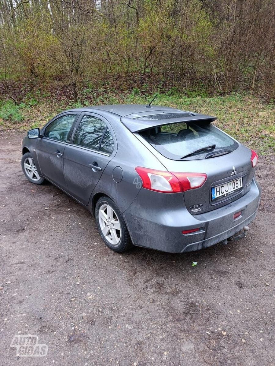 Grey Mitsubishi Lancer 2010 in Vilnius, with an engine capacity of 2.00 L and mileage of 320 thousand km for 1850 €, photo 6 on AUTOMOTO.COM.LV