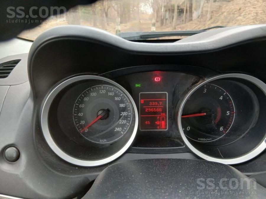 Pelēks Mitsubishi Lancer 2010 Liepāja, ar dzinēja tilpumu 2.00 L un nobraukumu 295 tūkst. km par 2100 €, foto 3 vietnē AUTOMOTO.COM.LV