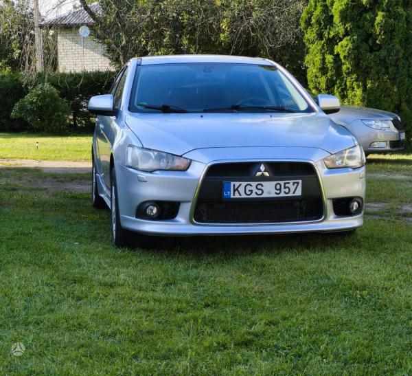 Grey Mitsubishi Lancer 2010 in Mazeikiai, with an engine capacity of 1.80 L and mileage of 199 thousand km for 4000 €, photo 2 on AUTOMOTO.COM.LV
