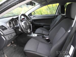 Pelēks Mitsubishi Lancer 2010 Rīga, ar dzinēja tilpumu 1.80 L un nobraukumu 185 tūkst. km par 3550 €, foto 7 vietnē AUTOMOTO.COM.LV