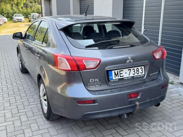 Pelēks Mitsubishi Lancer 2011 Rīga, ar dzinēja tilpumu 1.80 L un nobraukumu 284 tūkst. km par 2200 €, foto 4 vietnē AUTOMOTO.COM.LV