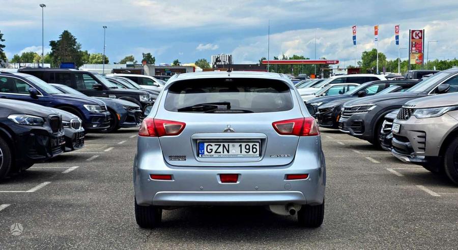 Pelēks Mitsubishi Lancer 2014 Viļņa, ar dzinēja tilpumu 1.59 L un nobraukumu 128 tūkst. km par 4950 €, foto 7 vietnē AUTOMOTO.COM.LV