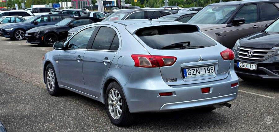 Pelēks Mitsubishi Lancer 2014 Viļņa, ar dzinēja tilpumu 1.59 L un nobraukumu 128 tūkst. km par 4950 €, foto 8 vietnē AUTOMOTO.COM.LV