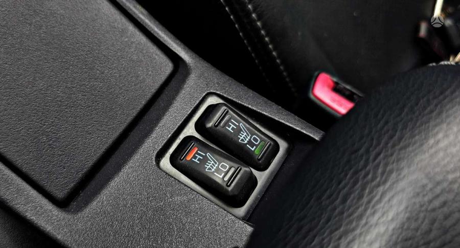 Pelēks Mitsubishi Lancer 2014 Viļņa, ar dzinēja tilpumu 1.59 L un nobraukumu 128 tūkst. km par 4950 €, foto 24 vietnē AUTOMOTO.COM.LV